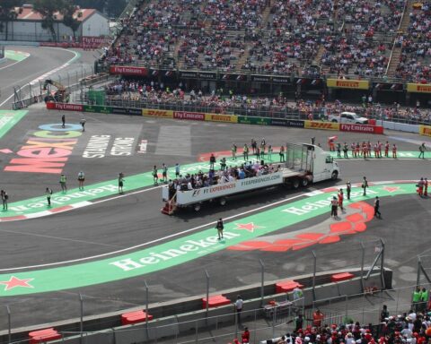 Toto Wolff Admits Mercedes Failed George Russell As Title Challenge ...